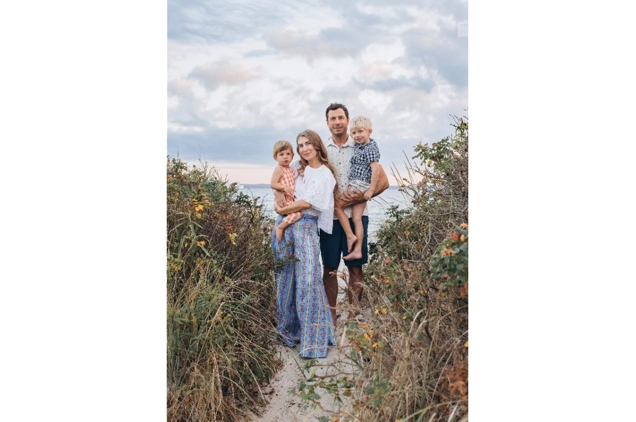 Timeless Memories by the Sea – Private Artistic Family Photo Shoot—Item ...