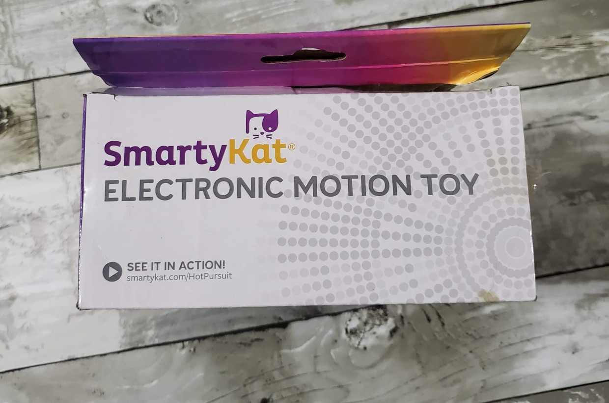 SmartyKat Hot Pursuit Electronic Concealed Motion Cat Toy, Blue | Fall ...