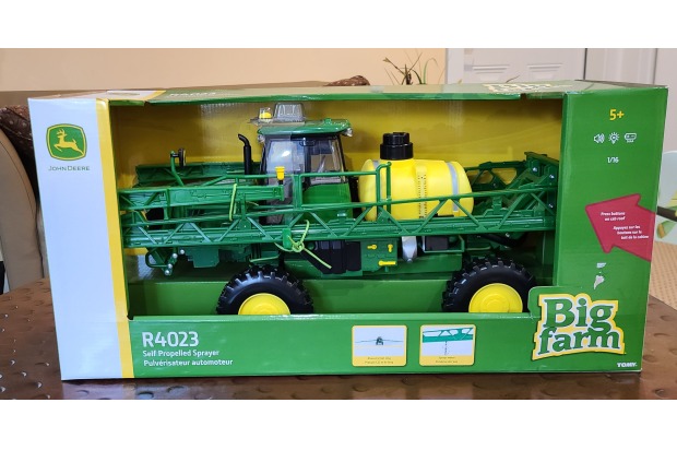 John Deere Big Farm Self Propelled Sprayer Toy | Festival of Trees 2021 ...