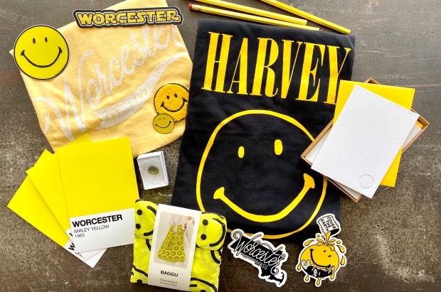 Worcester Wares Smiley Bundle | The Harvey Ball 2020 Auction ...