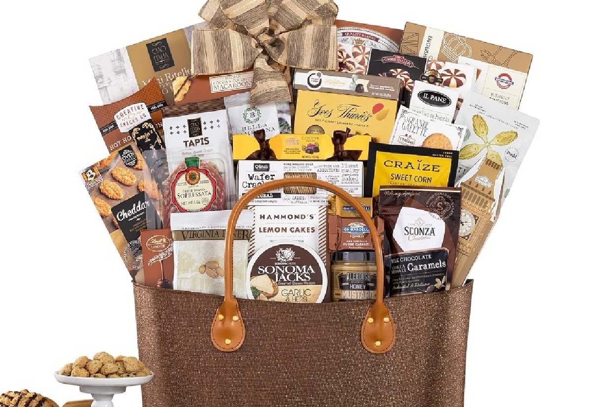The Gourmet Choice Gift Basket by Wine Country Gift Baskets | 2025 ...