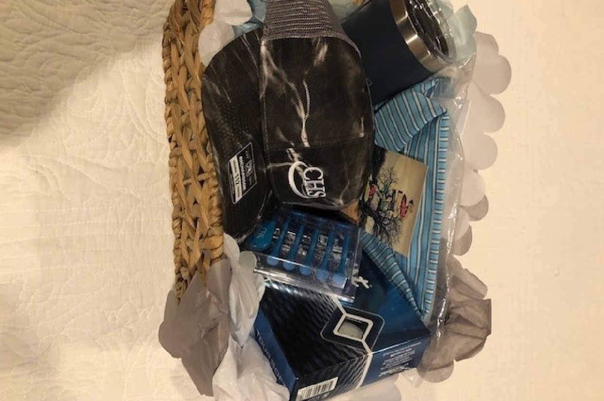 Golf Basket with Cenex Gift Card | The Red Event 2022 | Xi Iota Epsilon ...