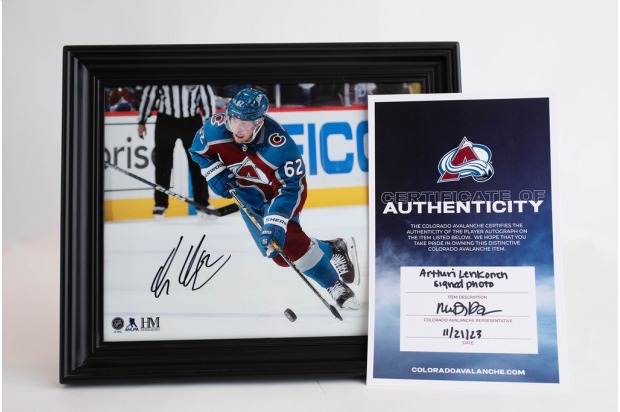 Artturi Lehkonen Autographed Photo | 2024 Sabercat Hockey Auction | Sabercat Hockey | BetterWorld