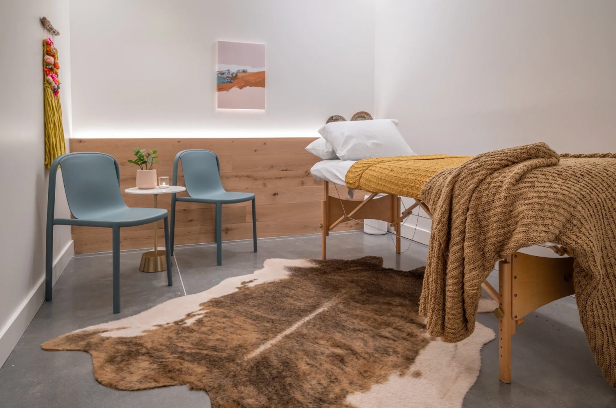 $300 at Mend | 30th Anniversary Auction | The GreenMount School ...