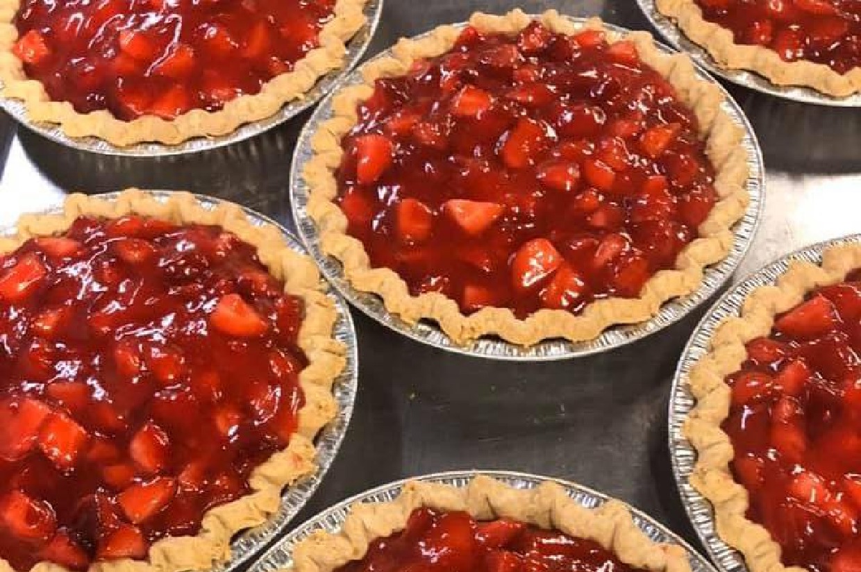 "Pies For A Year" from Sadler's Kitchen | Mistletoe & Magic Silent ...