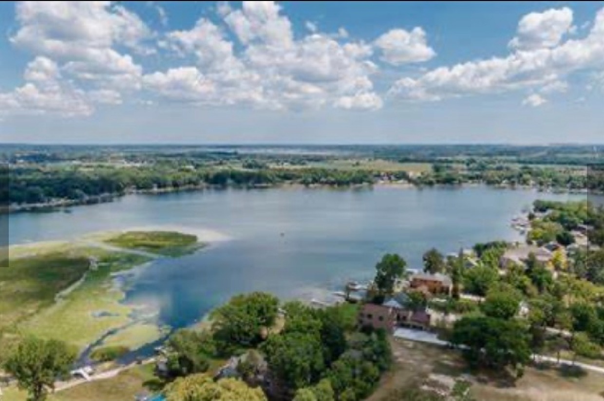 #6. Family Weekend on Lake Denoon in Muskego, WI | Fort Future Auction ...