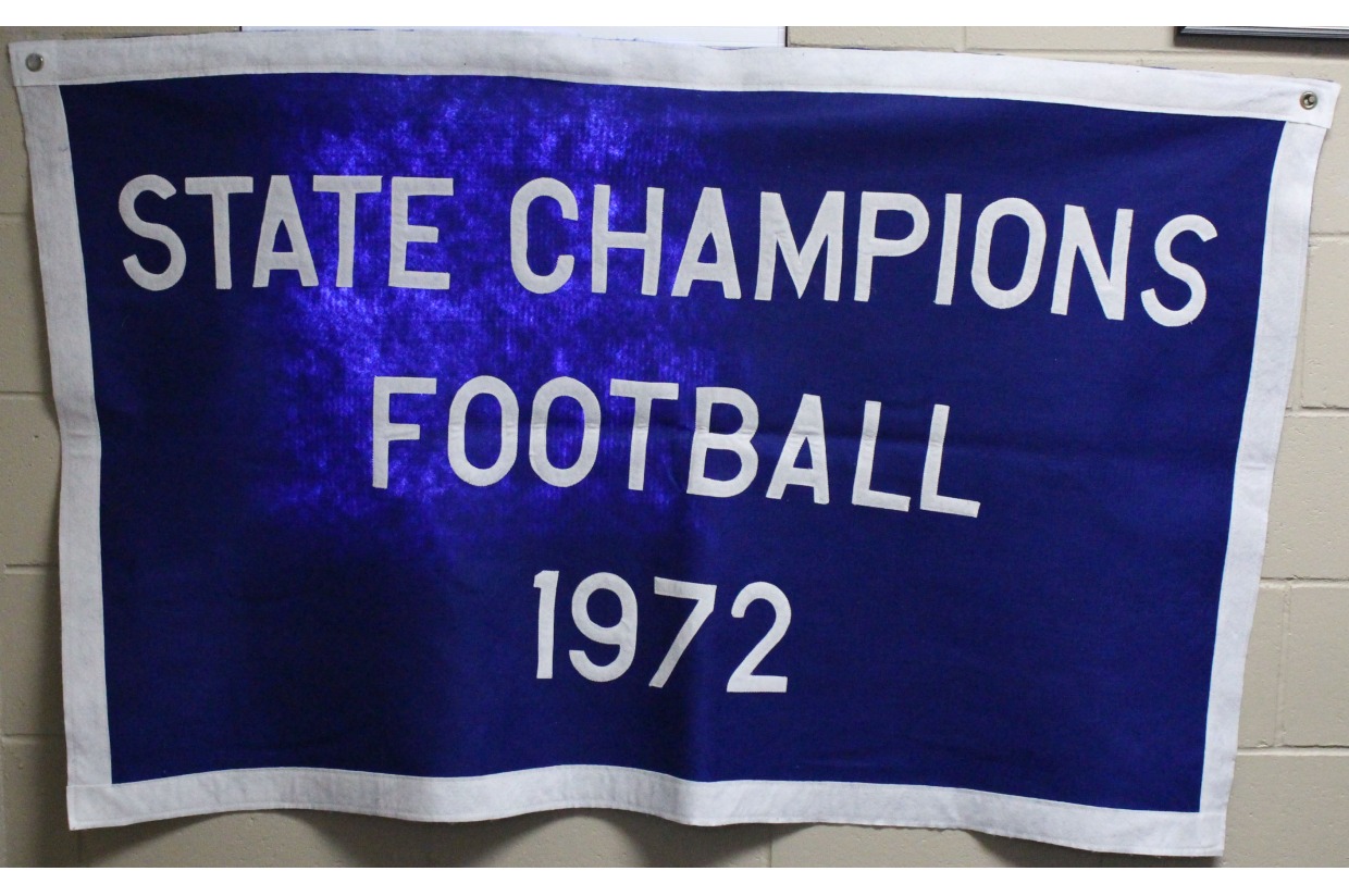 1972 Football State Championship Banner | Championship Banner Auction ...