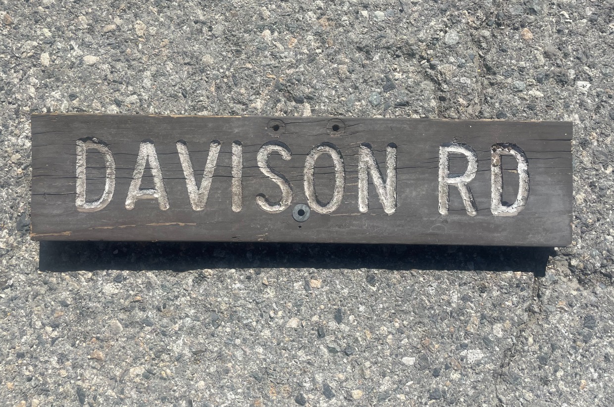 DAVISON RD (2) | Town of Mammoth Lakes Street Sign Auction | Town of ...