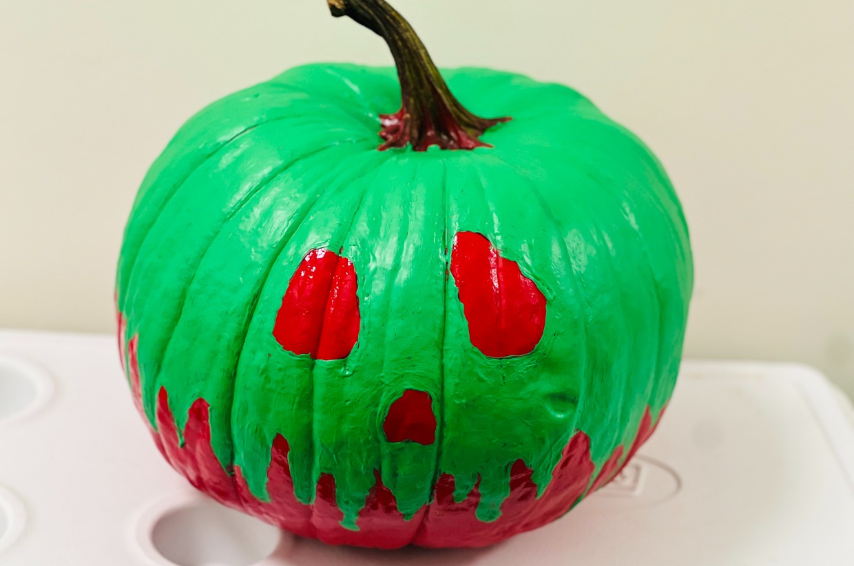 Snow White's Poison Apple Pumpkin — Endeavor's 2024 Silent Auction ...