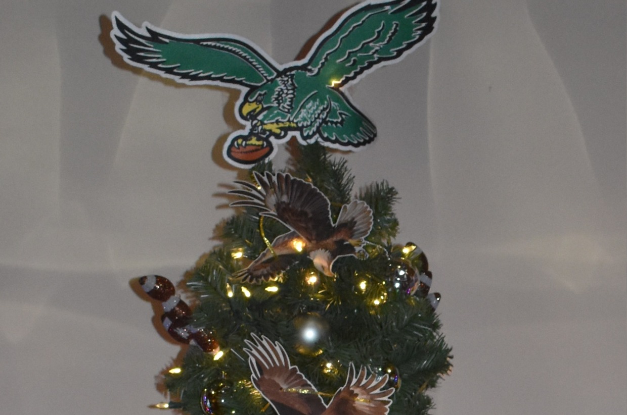 Philly Special - EY — 2025 Deck the Halls for a Cause at Del'Park ...