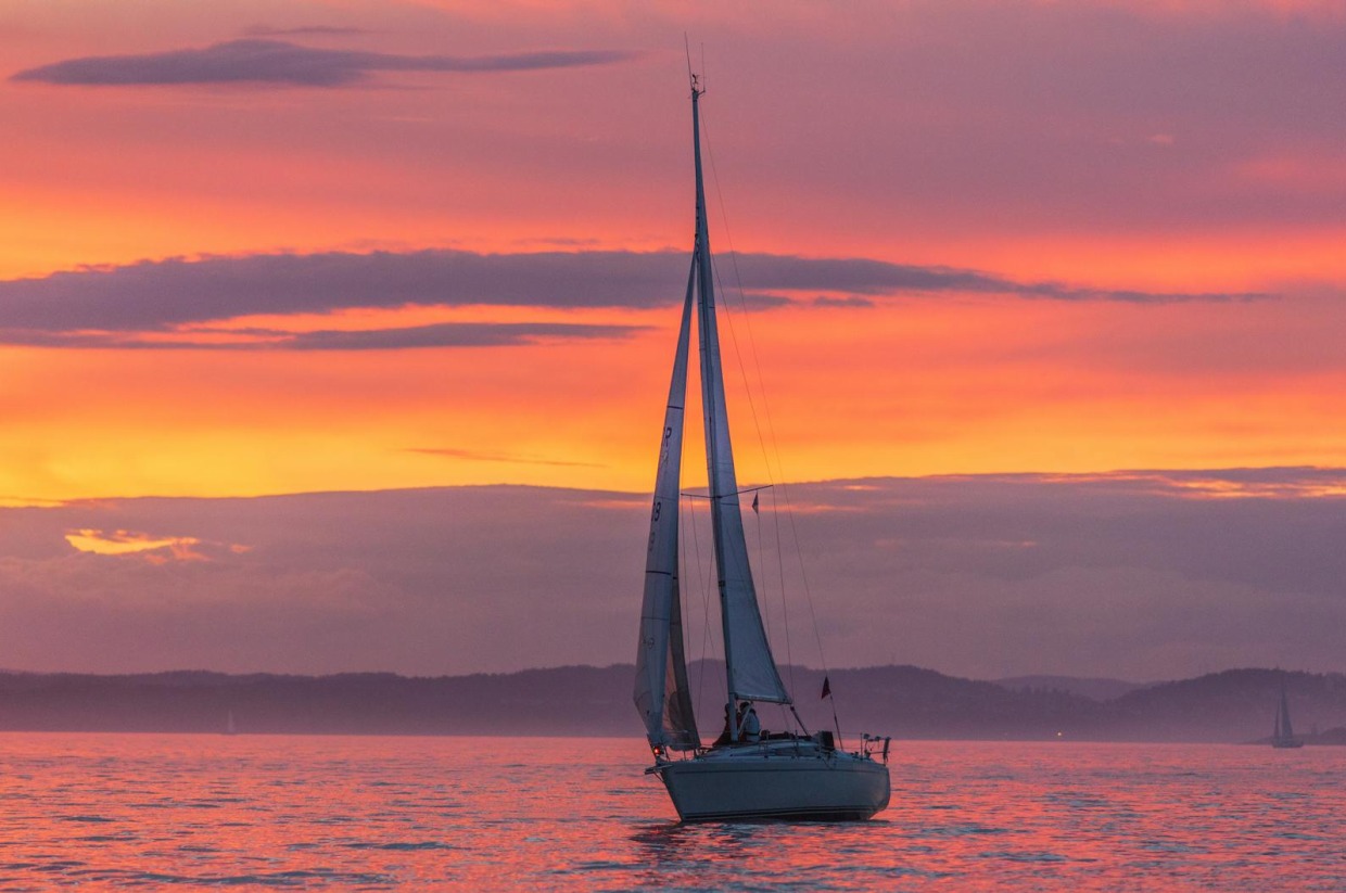 Discover the Joy of Sailing: A Family Adventure! | Spring Ball Silent ...