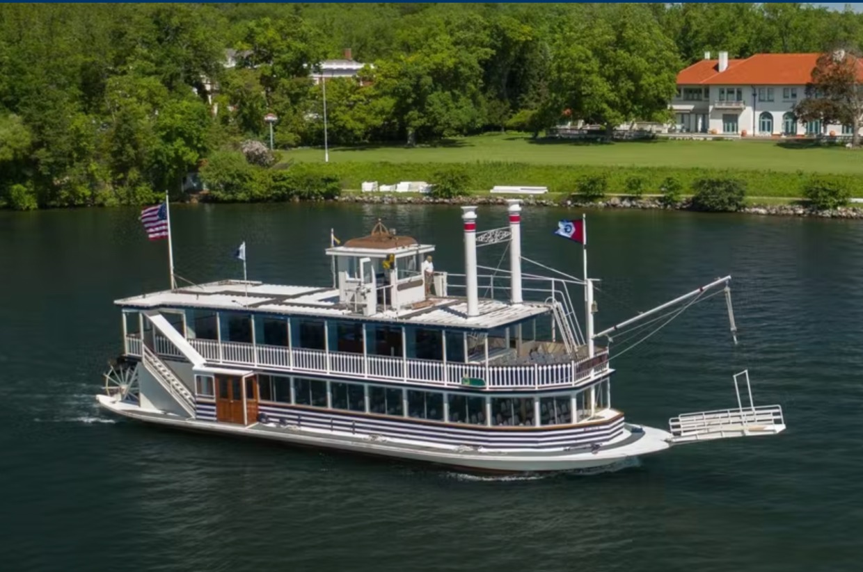 Lake Geneva Cruise Line - 2 one hour Geneva Bay Tour tickets | GMPS ...