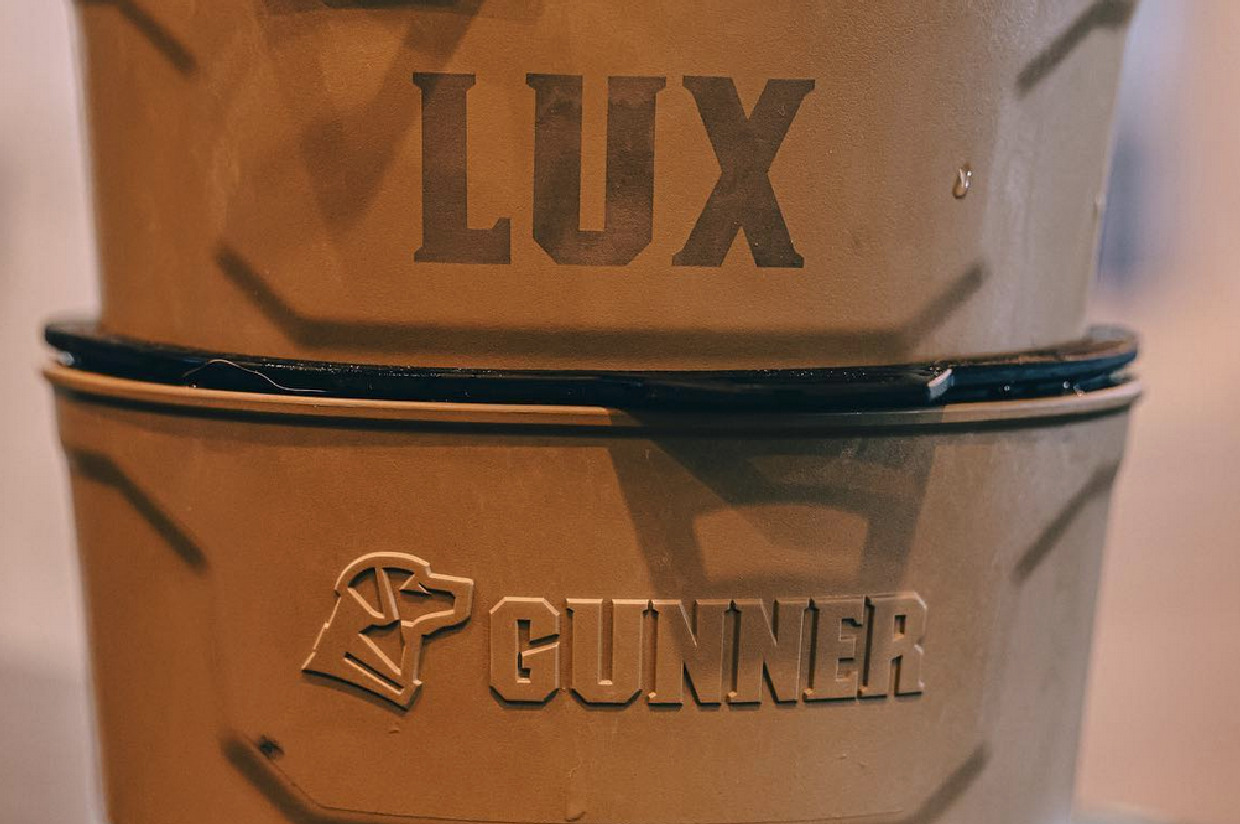 Tan Gunner Kennel Dog Food/Water Bowls | 2024 Fall Grand - Gateway ...